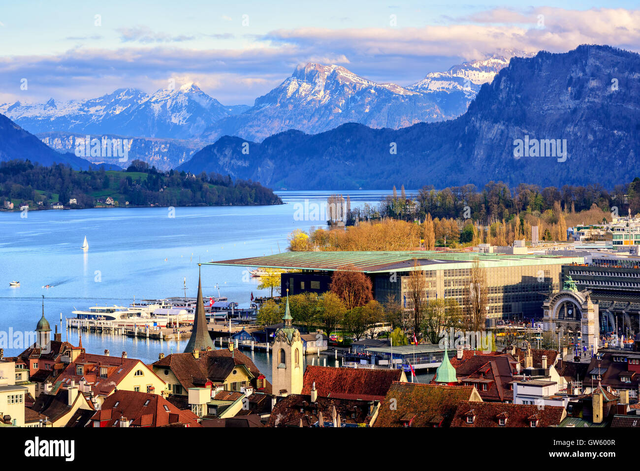 Lucerne old town and Culture center building on Lake Lucerne with snow ...