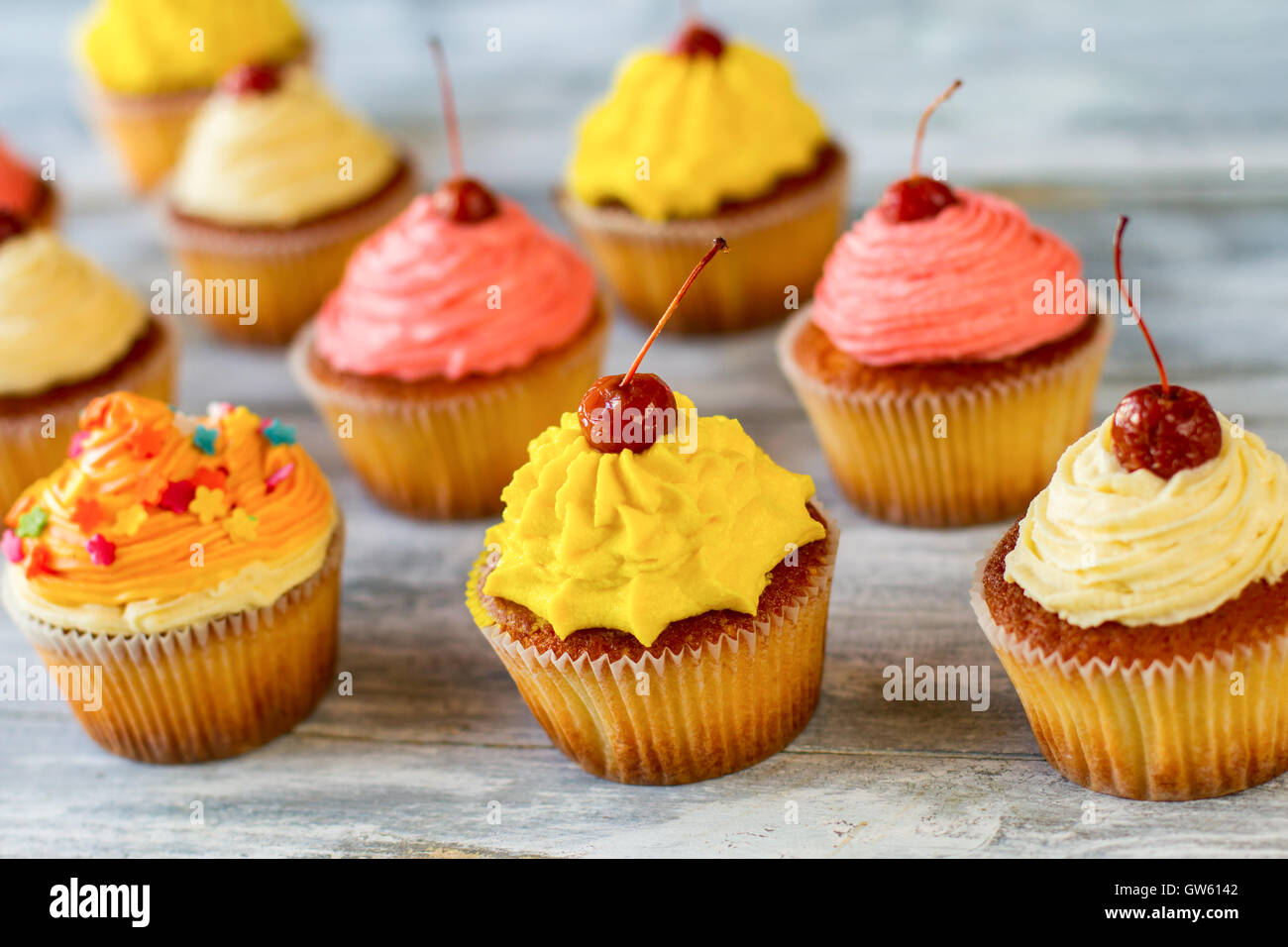 Colored cupcakes hi-res stock photography and images - Alamy