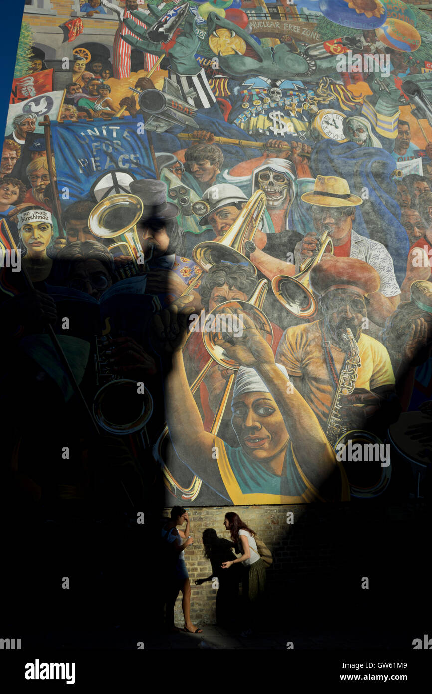 Dalston mural hi-res stock photography and images - Alamy