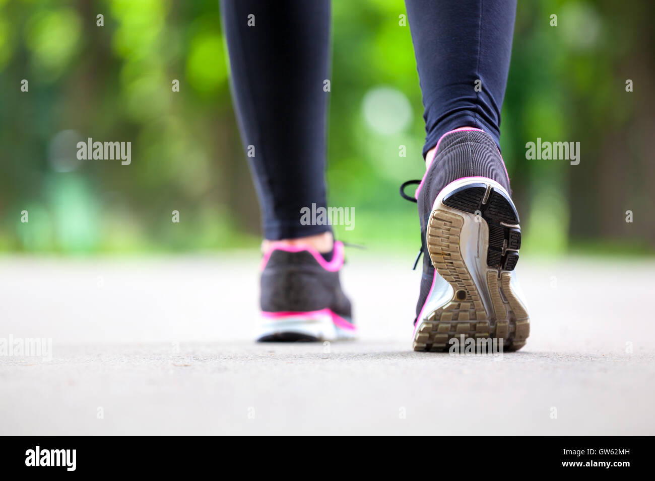 Legs woman shoes rear view hi-res stock photography and images - Alamy