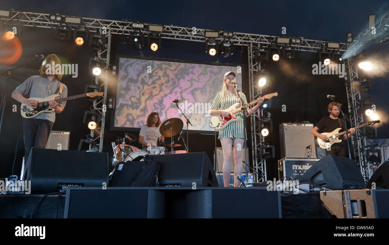 Amber Arcades (Annelotte de Graaf) performing with her band, on the NTS ...