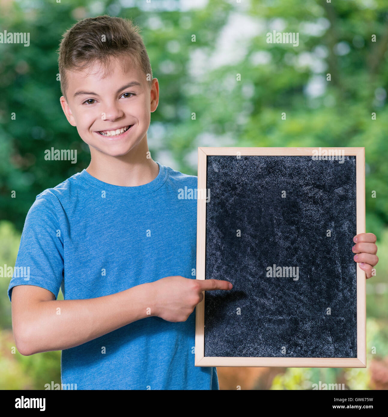 Boy back to school Stock Photo - Alamy