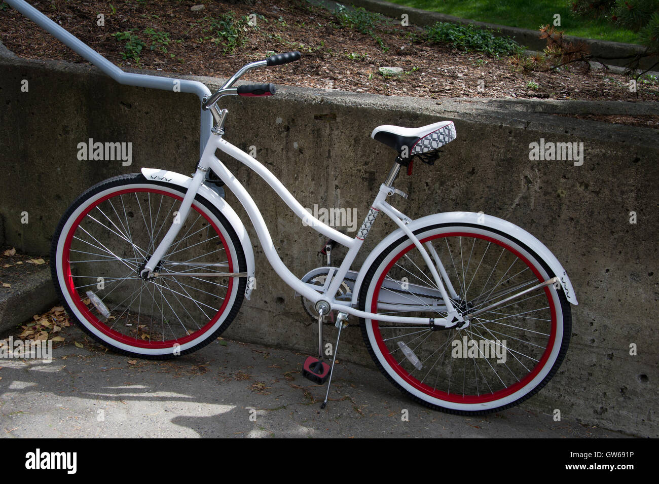 Vintage style bicycle Stock Photo - Alamy