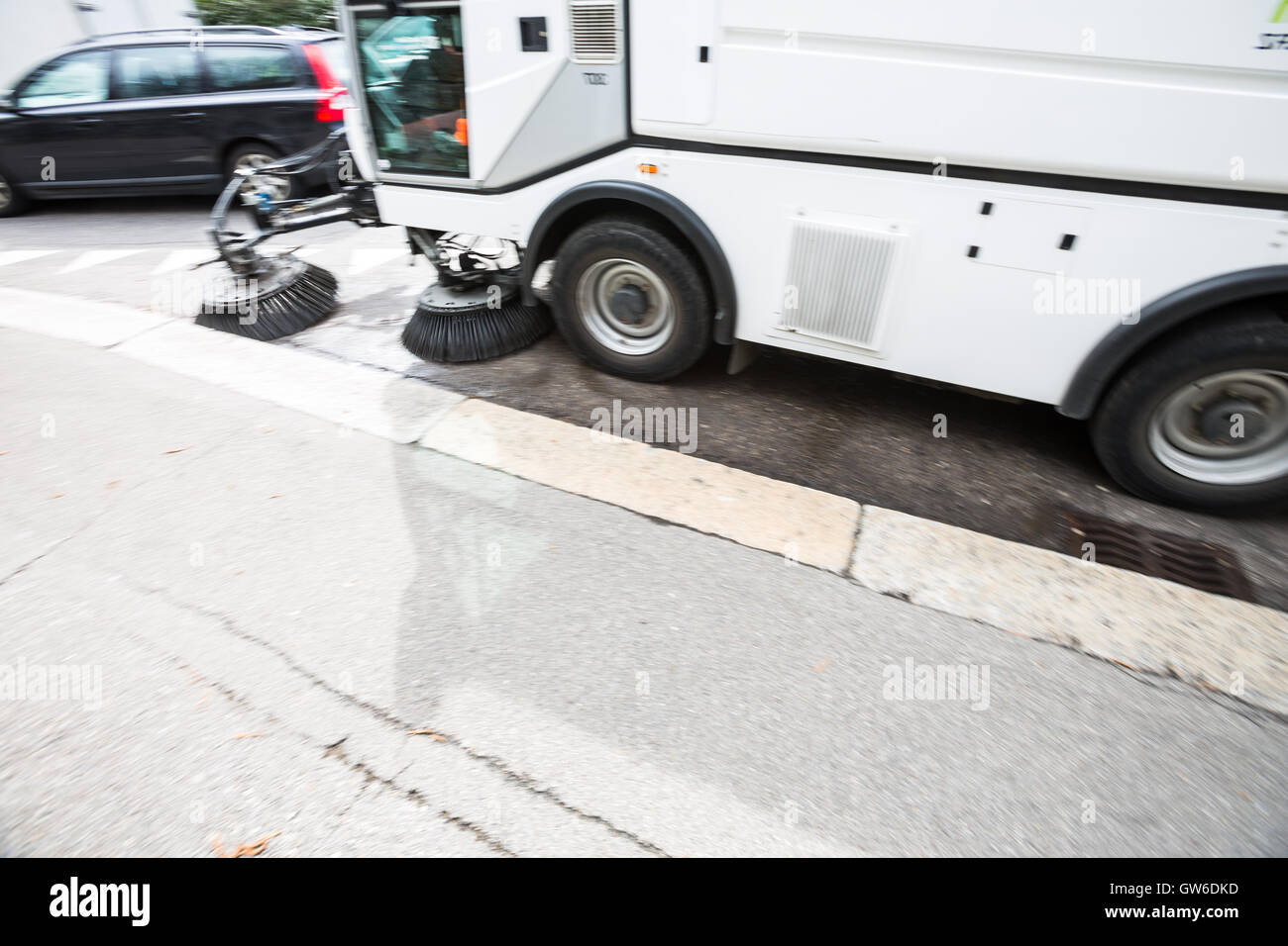 Road sweeper car hi-res stock photography and images - Alamy