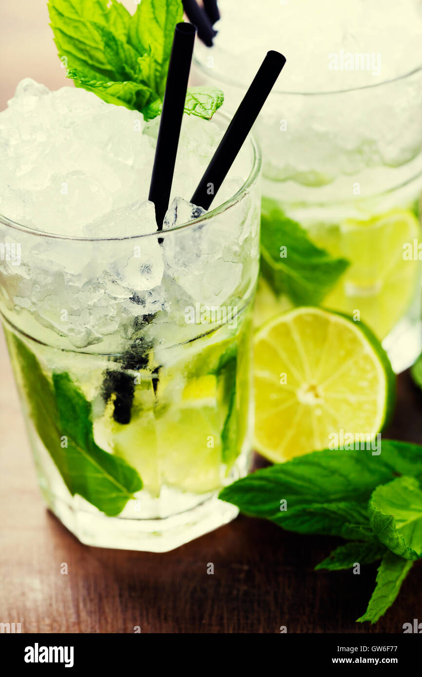 Mojito cocktail wooden hi-res stock photography and images - Alamy