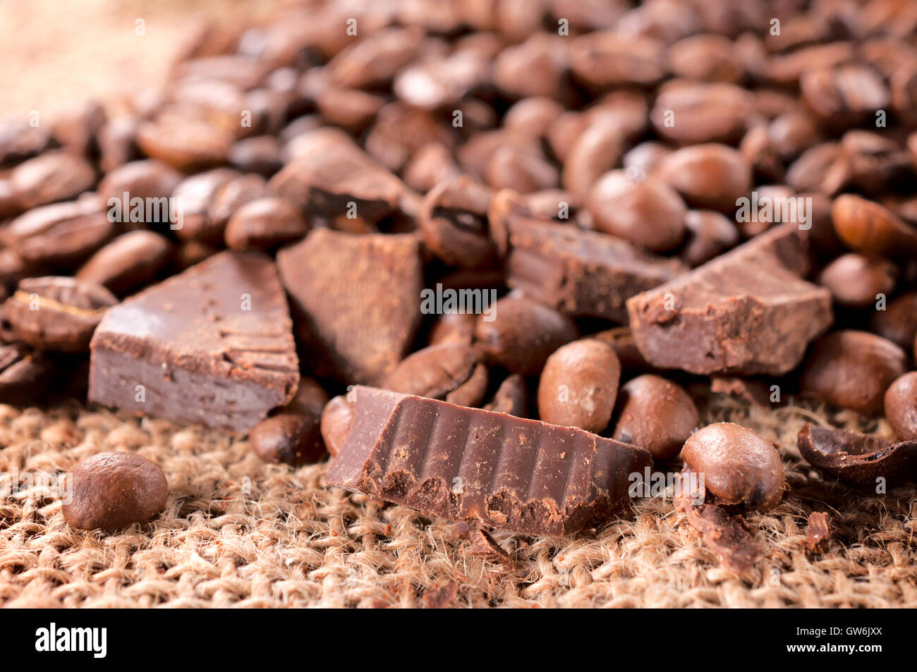 Break chocolate bar hi-res stock photography and images - Alamy