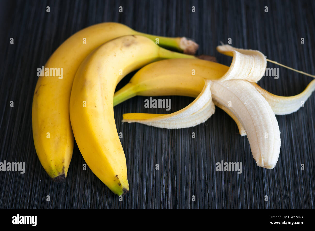 Three ripe bananas hi-res stock photography and images - Alamy
