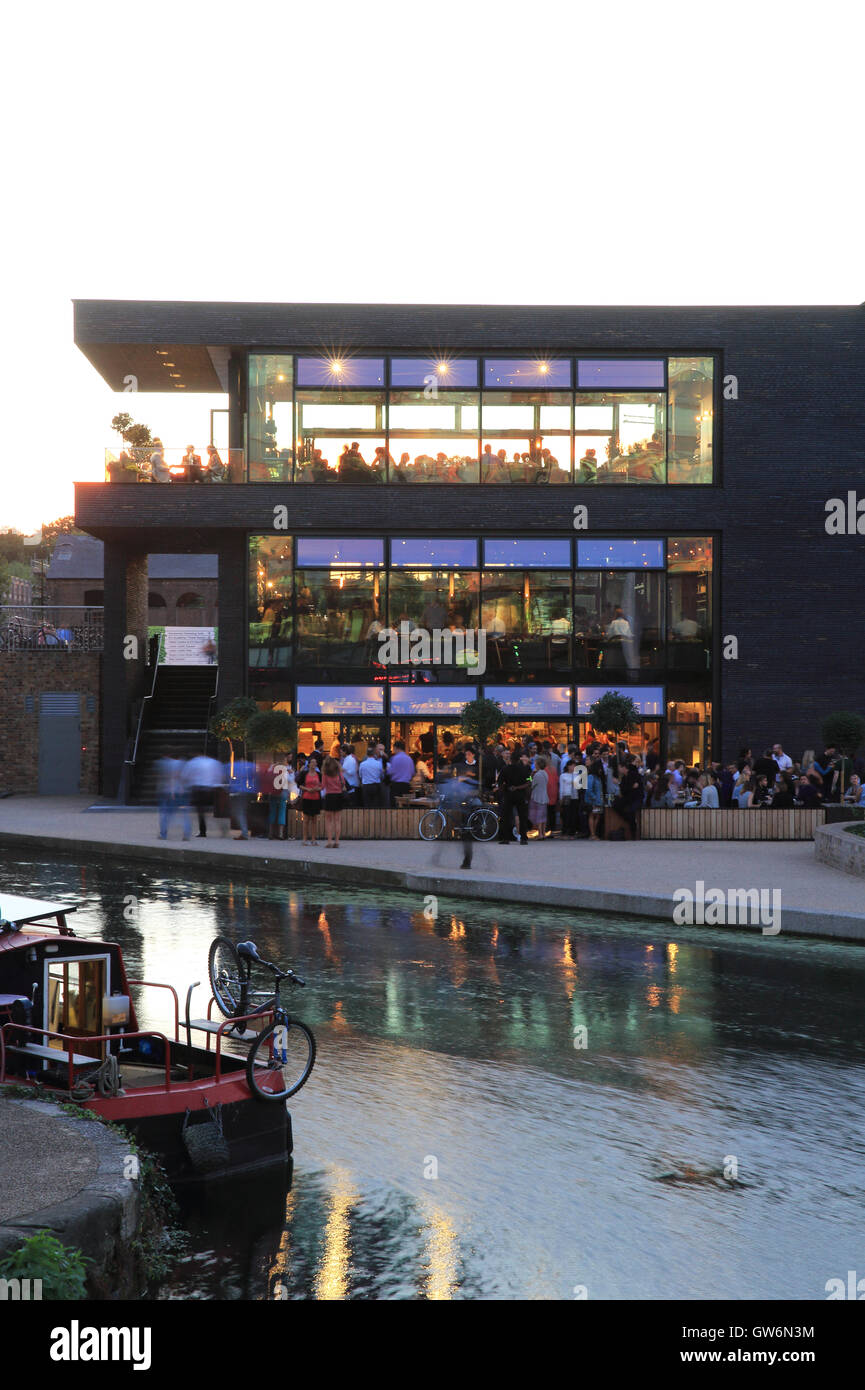 The trendy Lighterman gastro pub on the Regent's Canal, in the vibrant ...