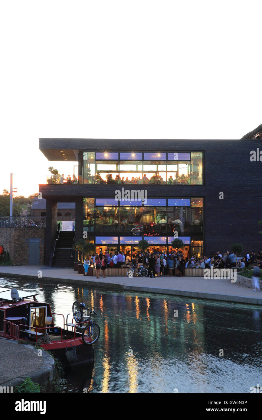 The trendy Lighterman gastro pub on the Regent's Canal, in the vibrant ...