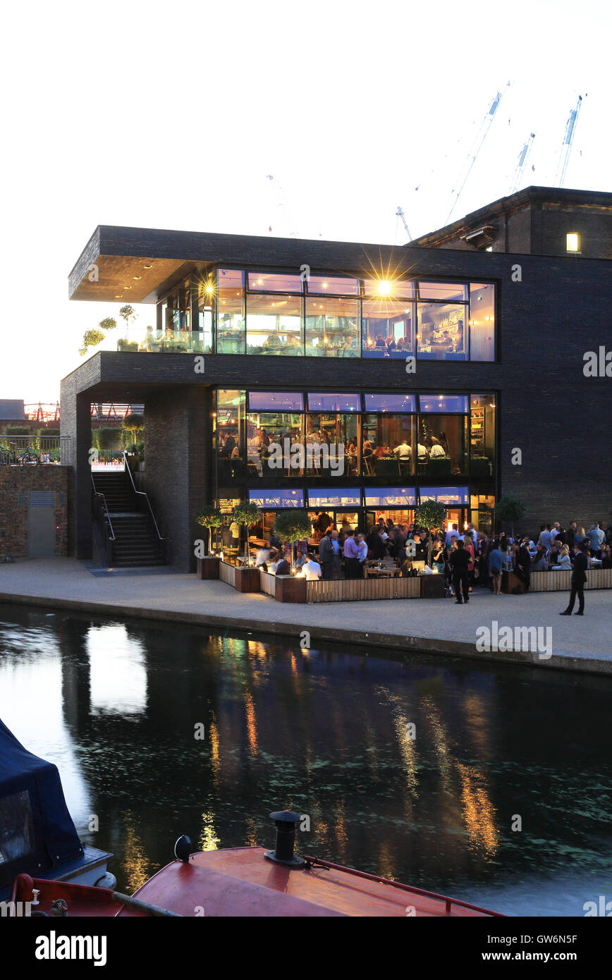 Lighterman kings cross hi-res stock photography and images - Alamy