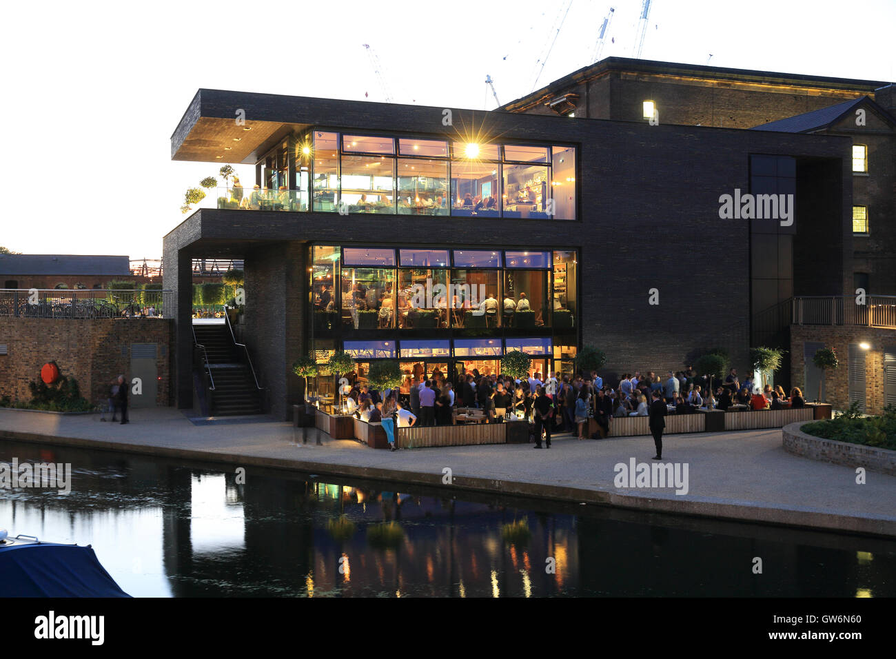 The trendy Lighterman gastro pub on the Regent's Canal, in the vibrant ...
