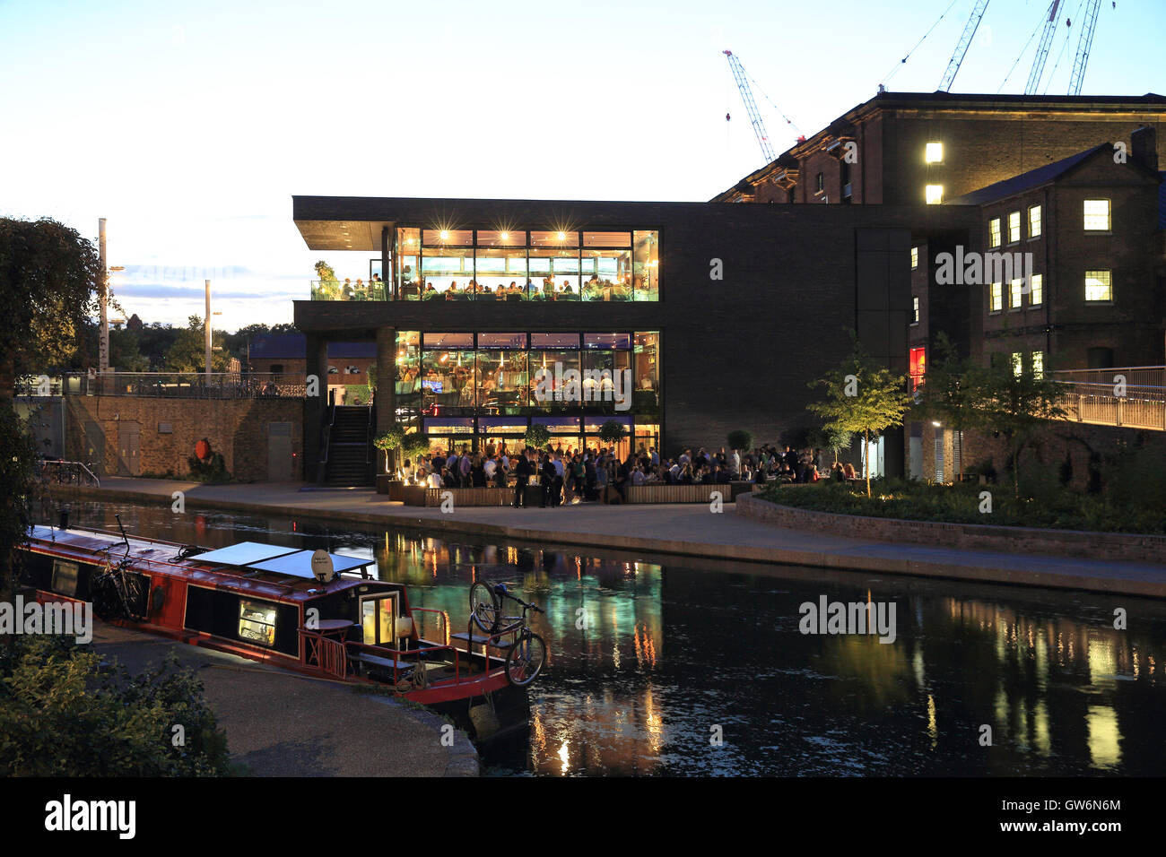 The trendy Lighterman gastro pub on the Regent's Canal, in the vibrant ...