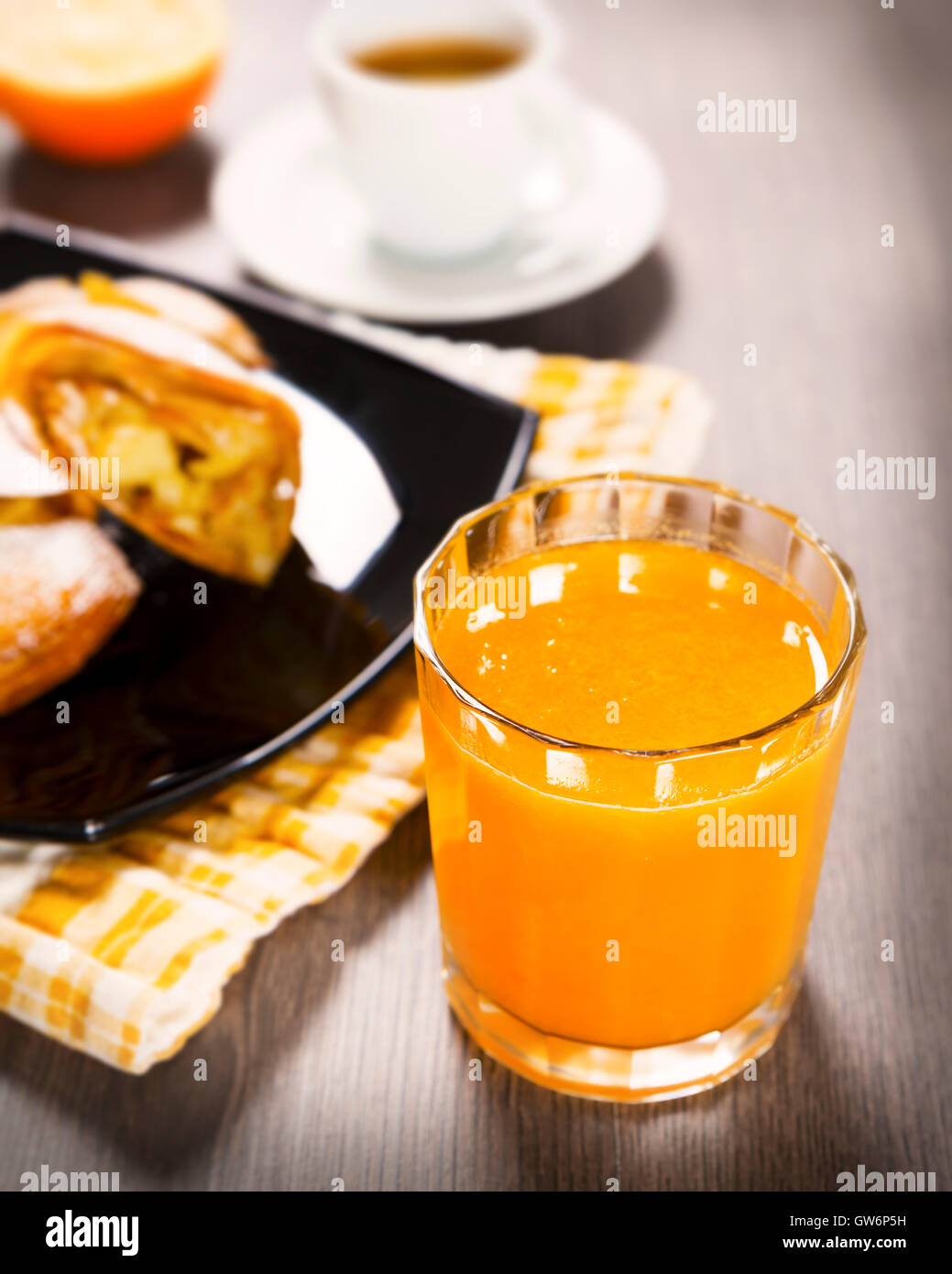 Sfogliatelle typical neapolitan cake hi-res stock photography and ...