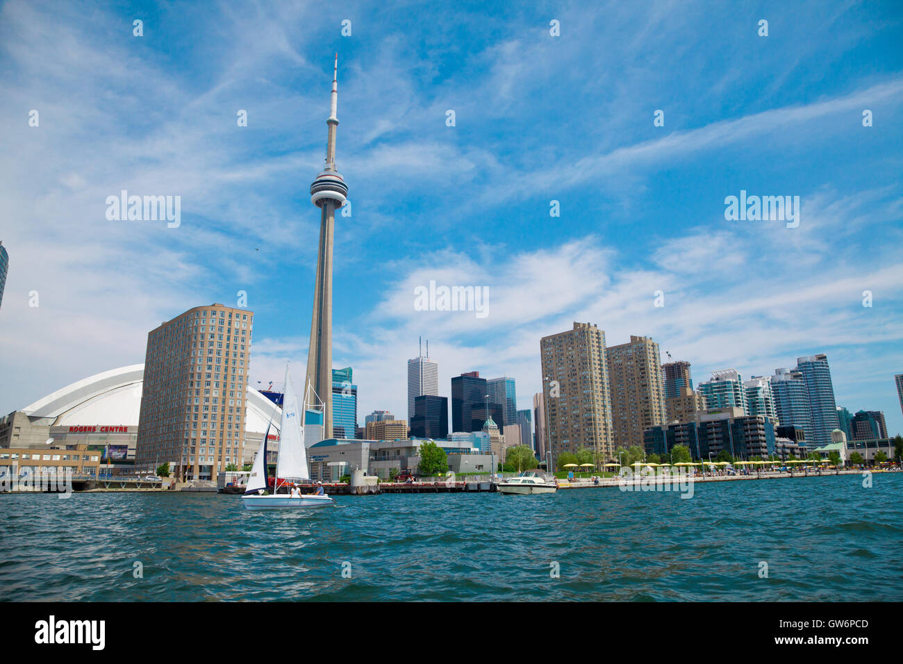 Skyline toronto sailboat skyscraper hi-res stock photography and images ...