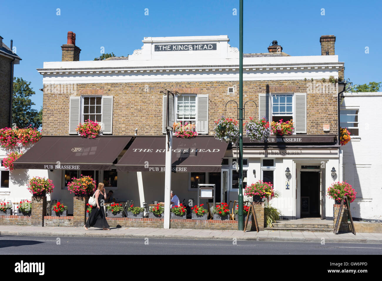Teddington high street hi-res stock photography and images - Alamy