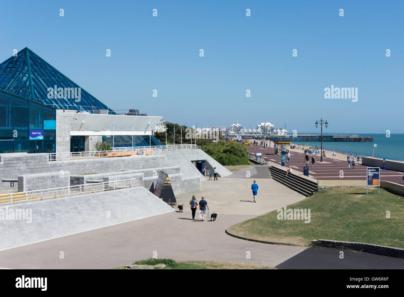 Portsmouth pyramids centre southsea hi-res stock photography and images ...