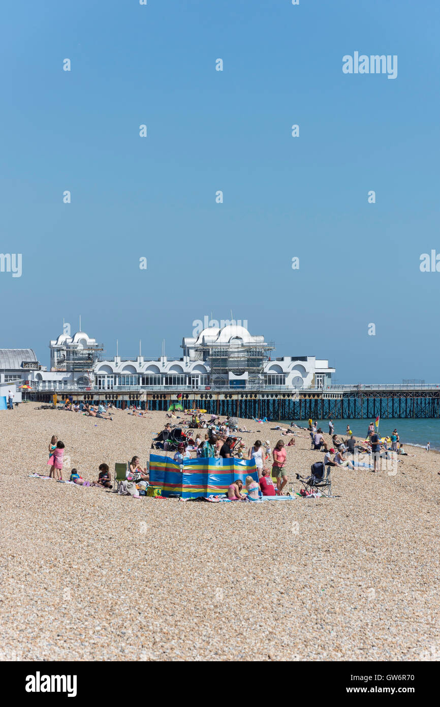 Beach promenade and South Parade Pier, Southsea Beach, Southsea ...