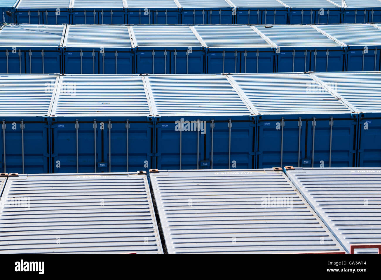Blue shipping containers hi-res stock photography and images - Alamy