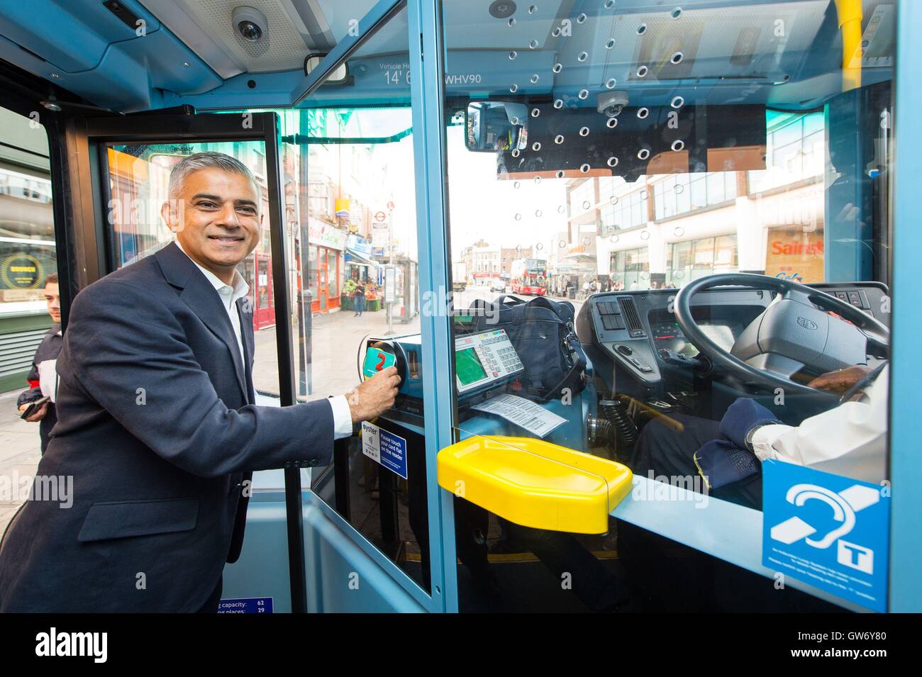 He launches one hour london bus hopper ticket hi-res stock photography ...
