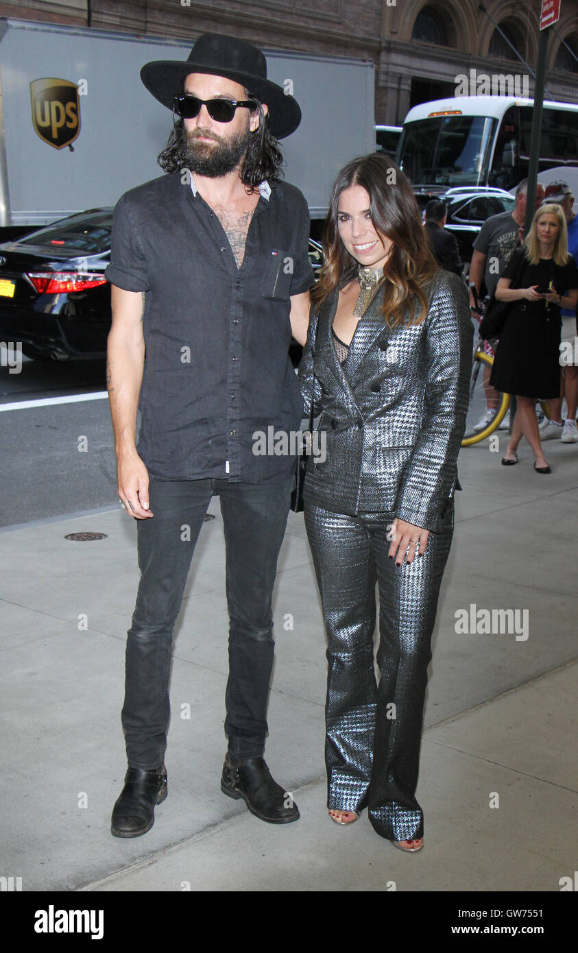 NEW YORK, NY-September 08: Steve Hash, Ally Hilfiger at Daily Front Row ...