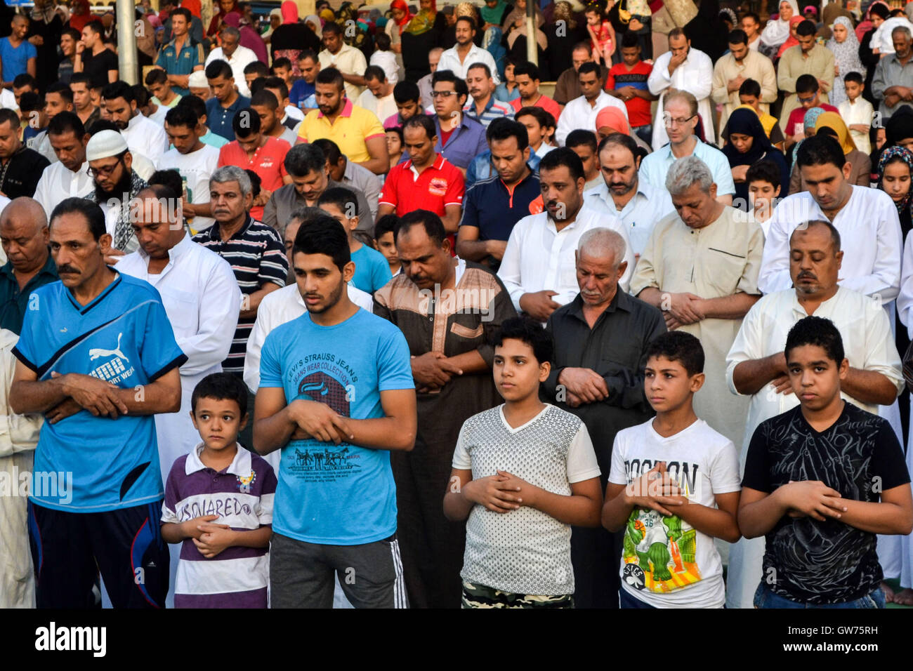 Cairo, Egypt. 24th Sep, 2015. Muslim Egyptians perform the morning ...
