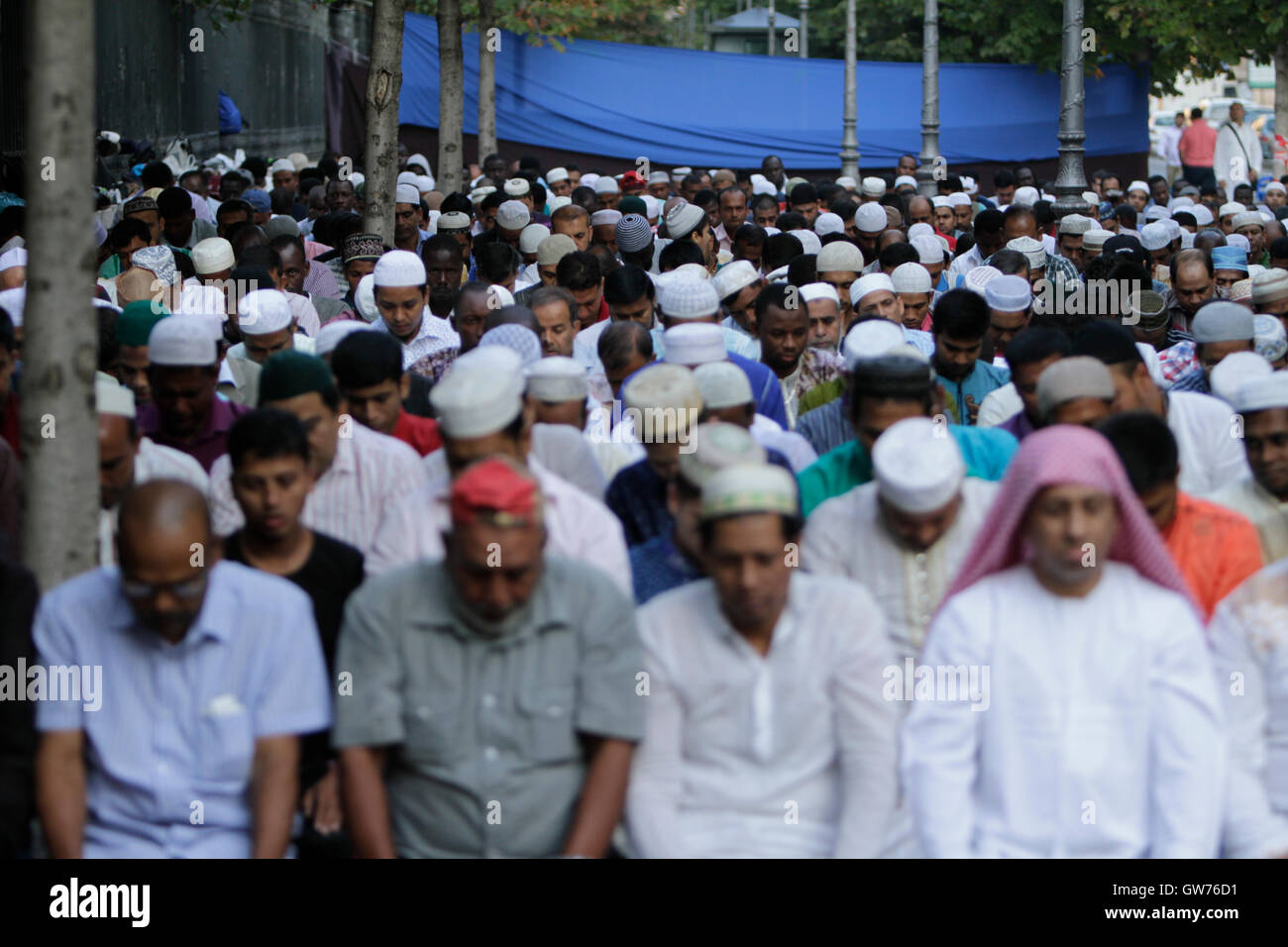 Rome, Italy. 12th Sep, 2016. The congregation sits during the prayer ...