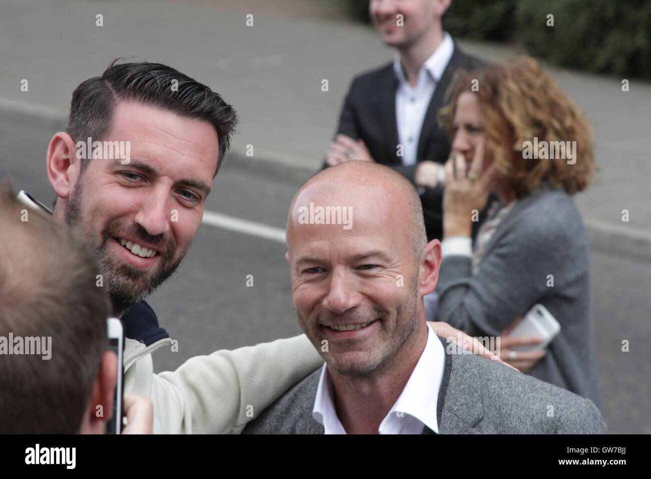 Alan shearer statue unveiling hi-res stock photography and images - Alamy