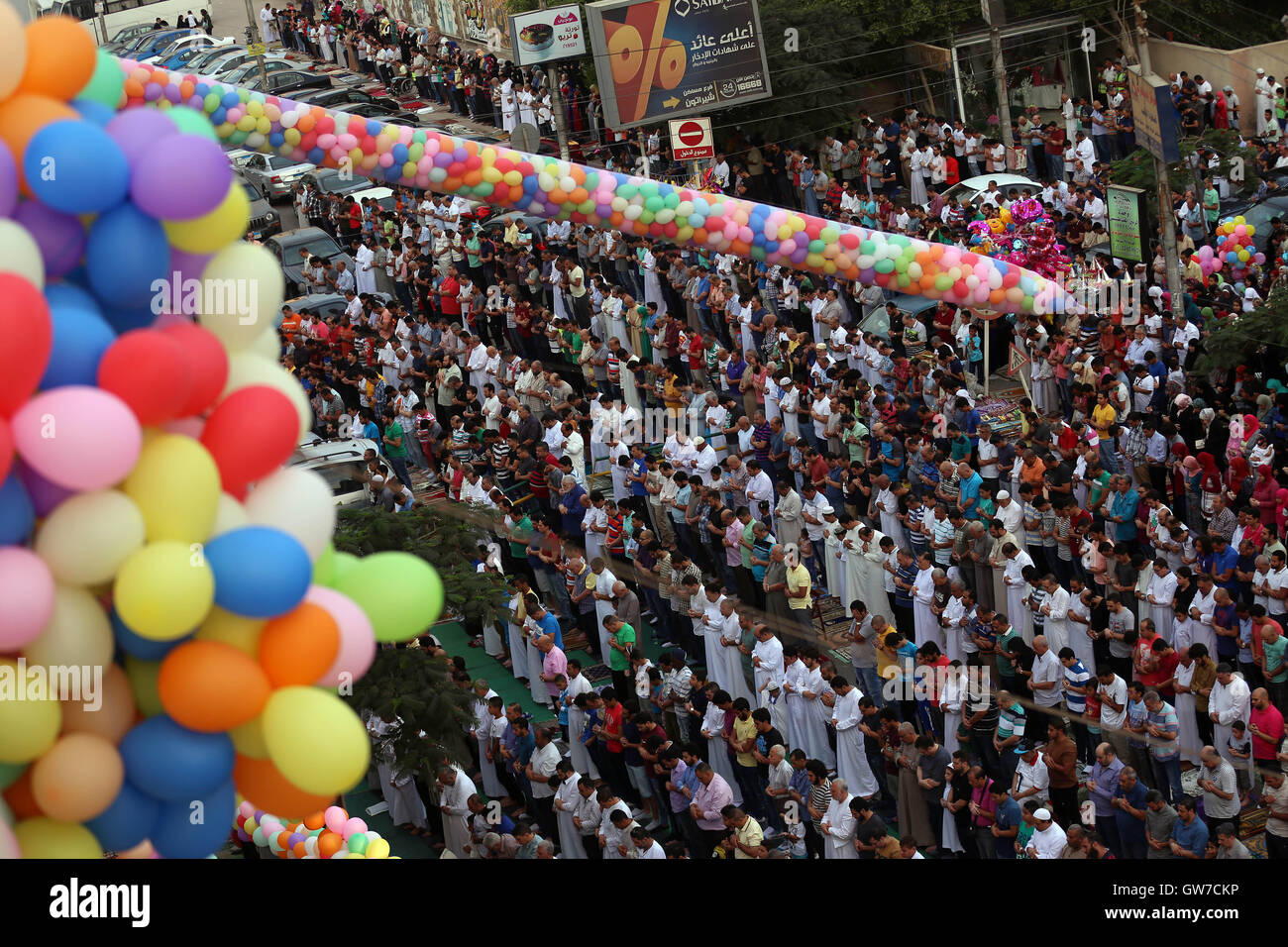 Cairo, Egypt. 12th Sep, 2016. Muslims pray on the street during a ...
