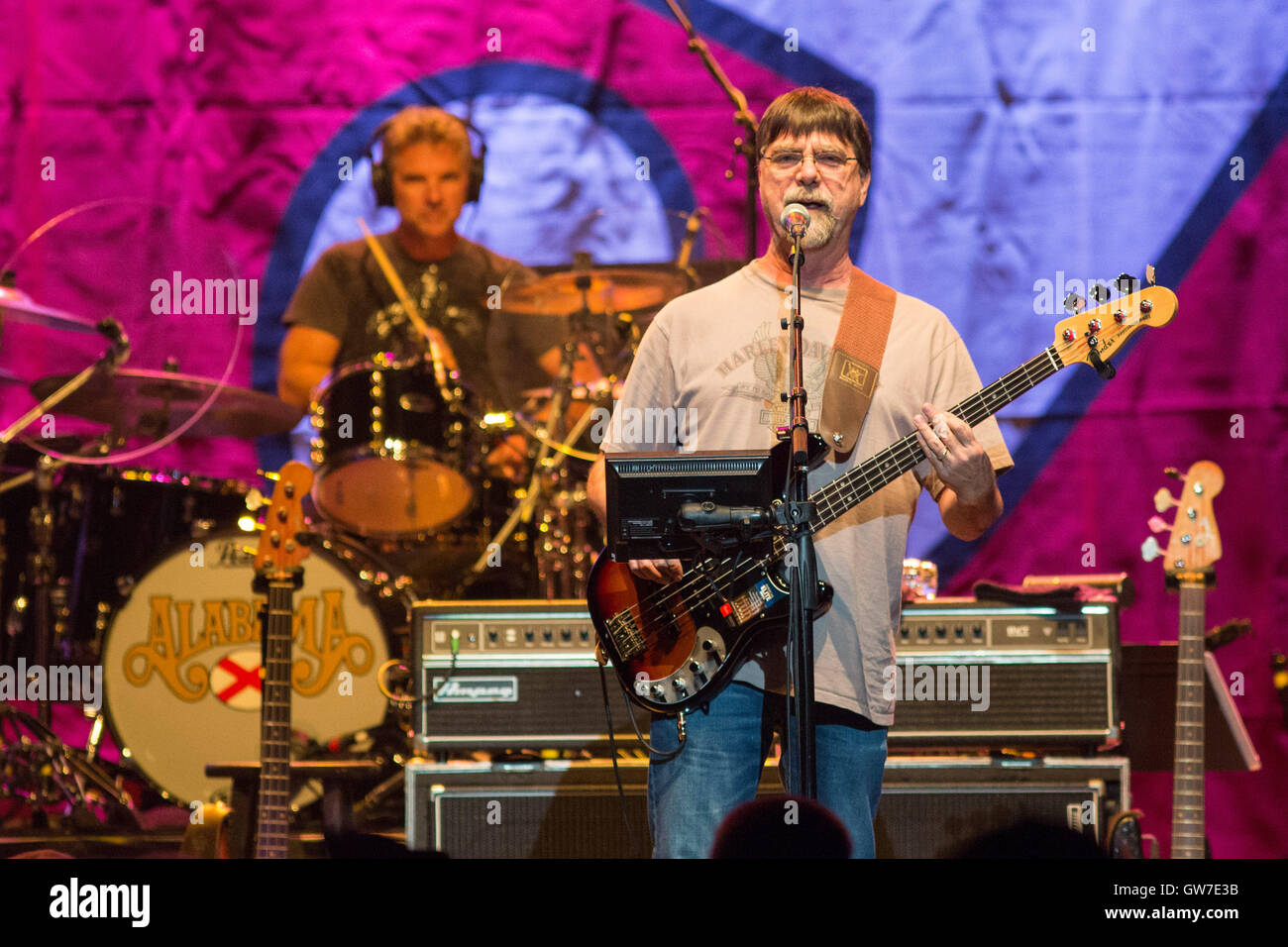 Green Bay, Wisconsin, USA. 31st Aug, 2016. Bassist TEDDY GENTRY of ...