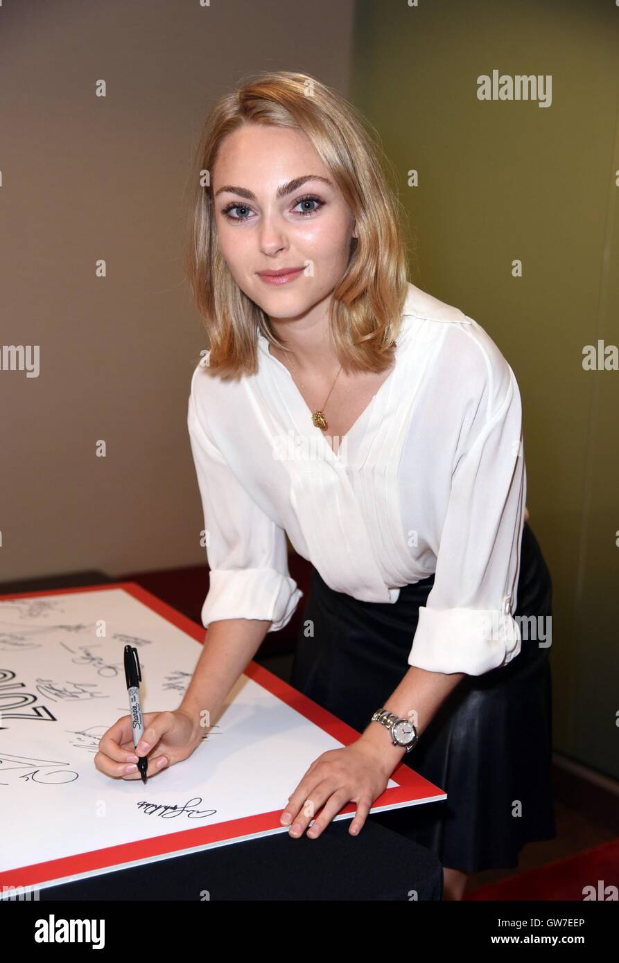 Annasophia Robb 2016