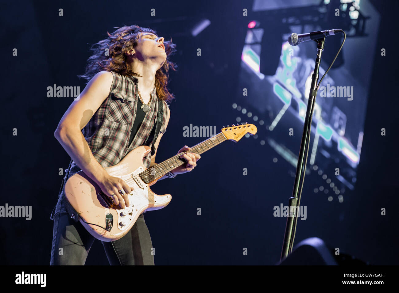Auburn Hills, Michigan, USA. 9th Sep, 2016. TYLER BRYANT of TYLER ...
