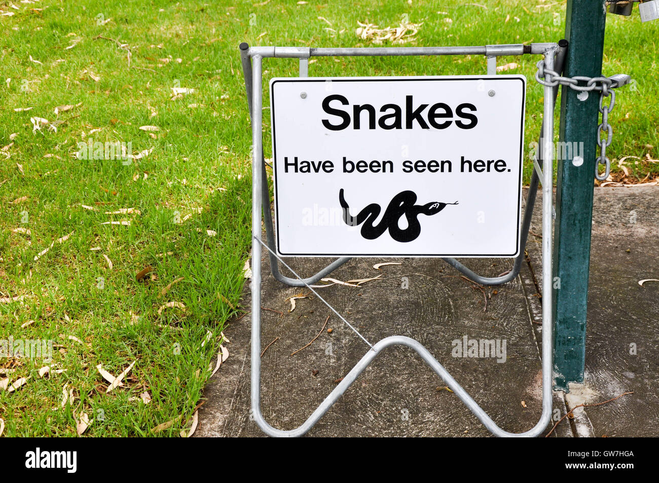 Snake warning sign australia hi-res stock photography and images - Alamy