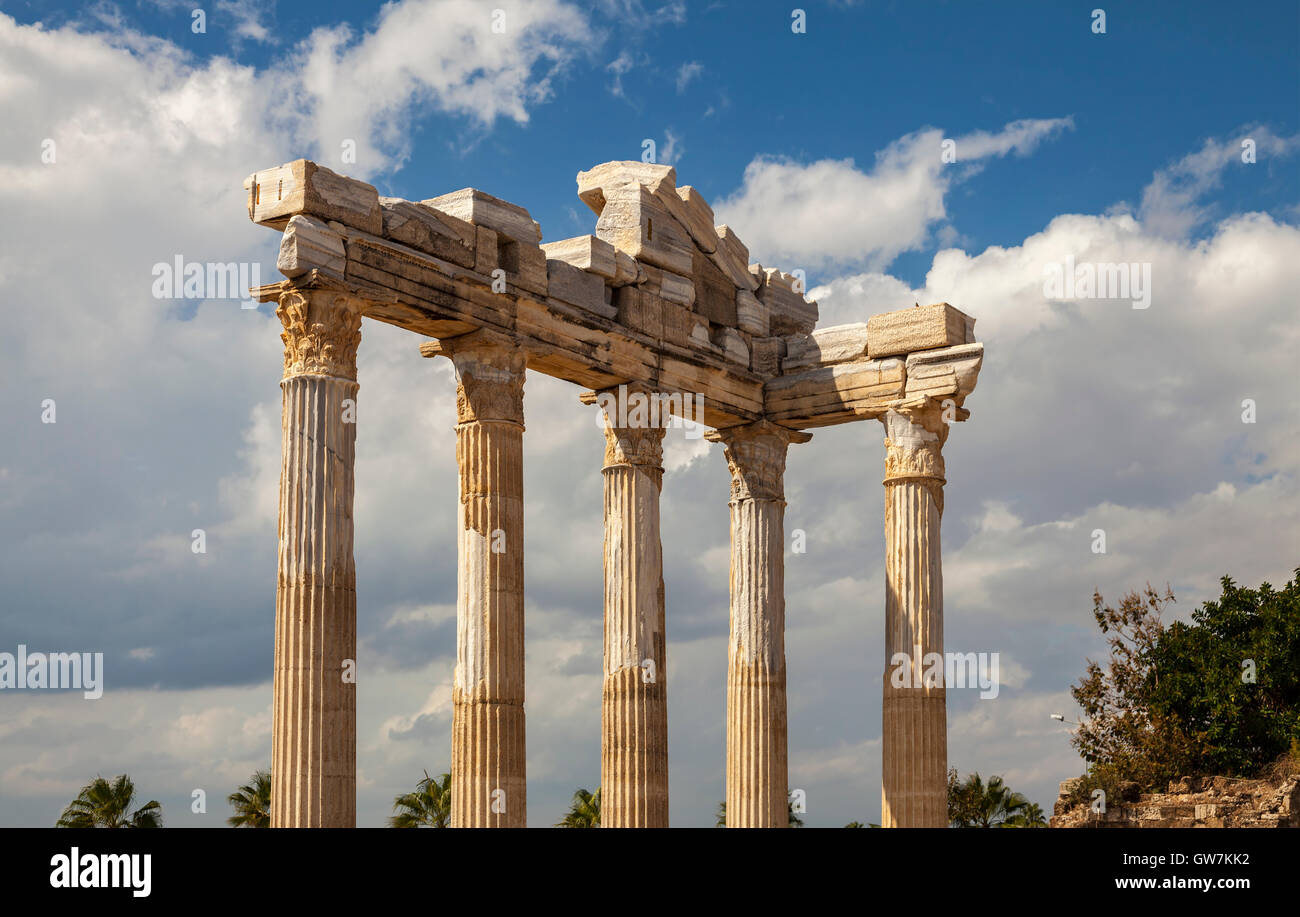 Ancient greek structure hi-res stock photography and images - Alamy