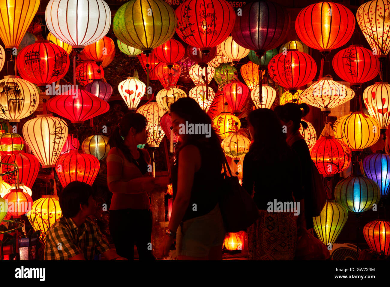 Lamps shop hi-res stock photography and images - Alamy
