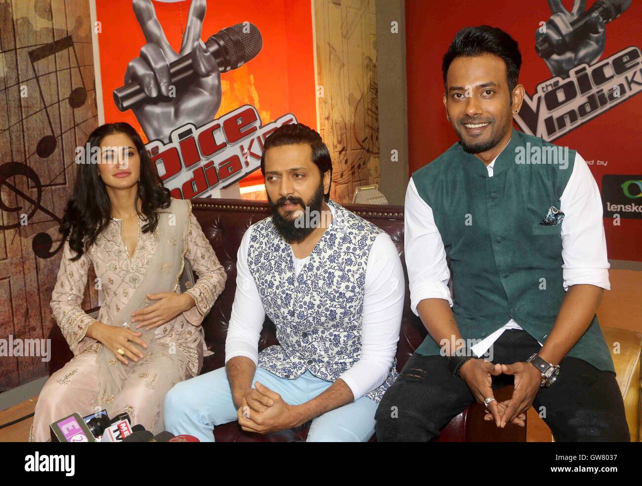 Bollywood actors Nargis Fakhri, Riteish Deshmukh and choreographer ...