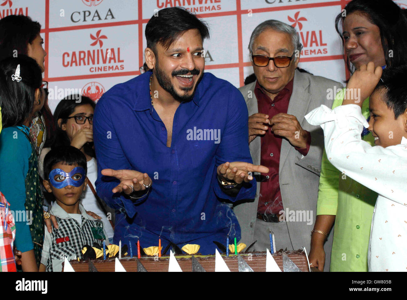 Bollywood actor Vivek Oberoi celebrates s birthdah Y. K. Sapru Chairman ...