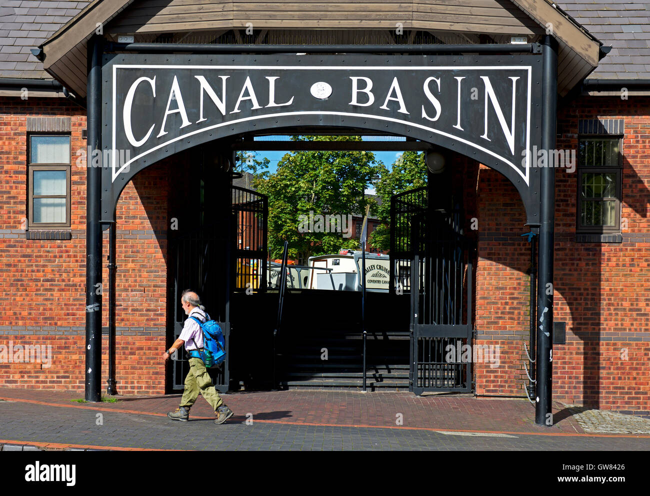 Sign at the basin of the Coventry Canal in Coventry, West Midlands ...