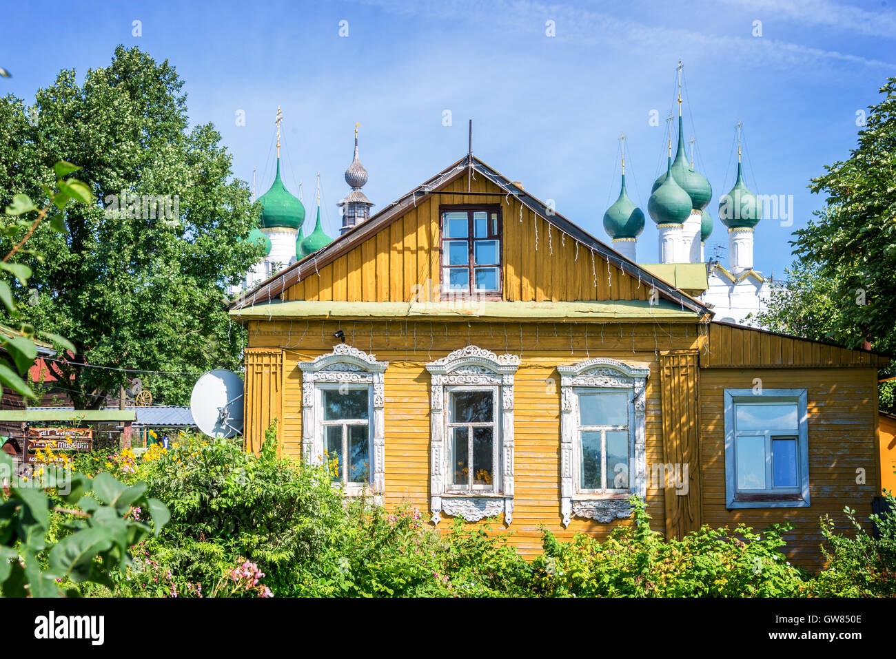 Colorful traditional architecture hi-res stock photography and images ...