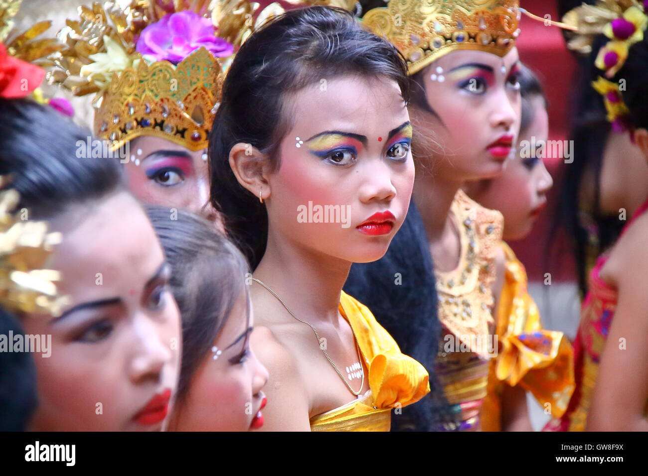 Girls in balinese hi-res stock photography and images - Alamy
