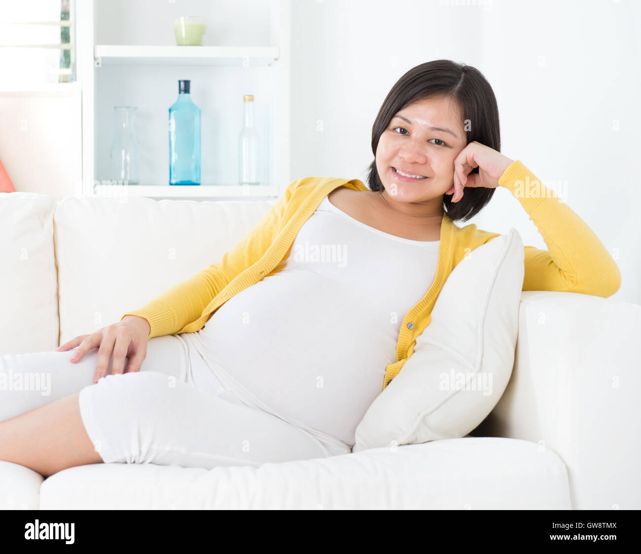 Pregnant Asian Chinese woman Stock Photo - Alamy