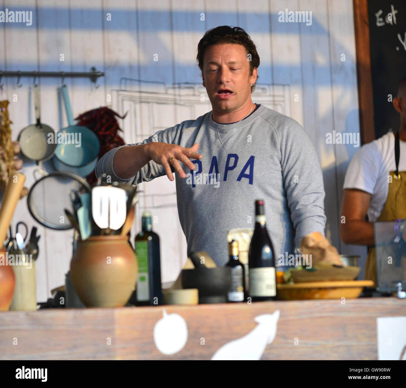 Jamie oliver mbe where hi-res stock photography and images - Alamy