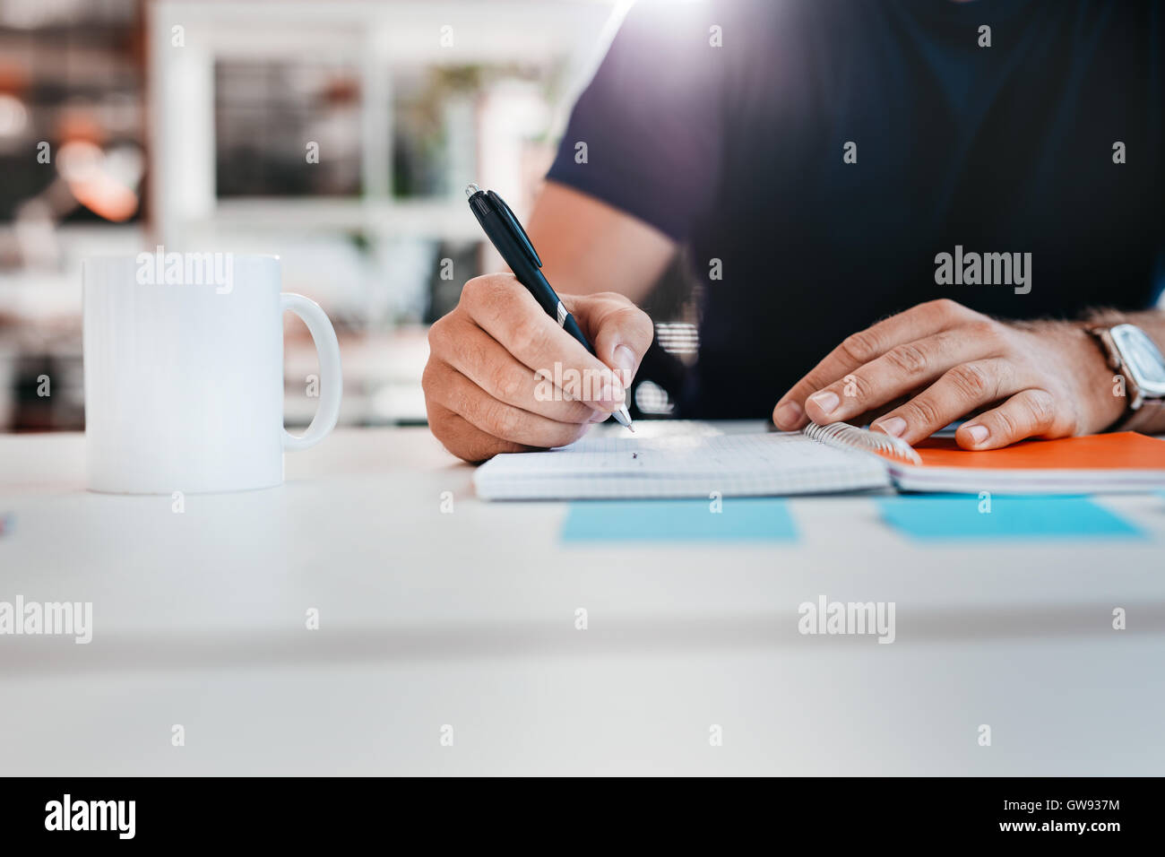 Office worker taking notes hi-res stock photography and images - Alamy