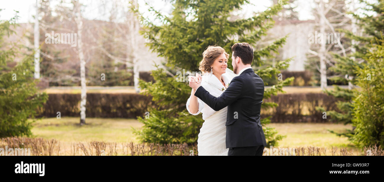 Dance wedding couple Stock Photo - Alamy