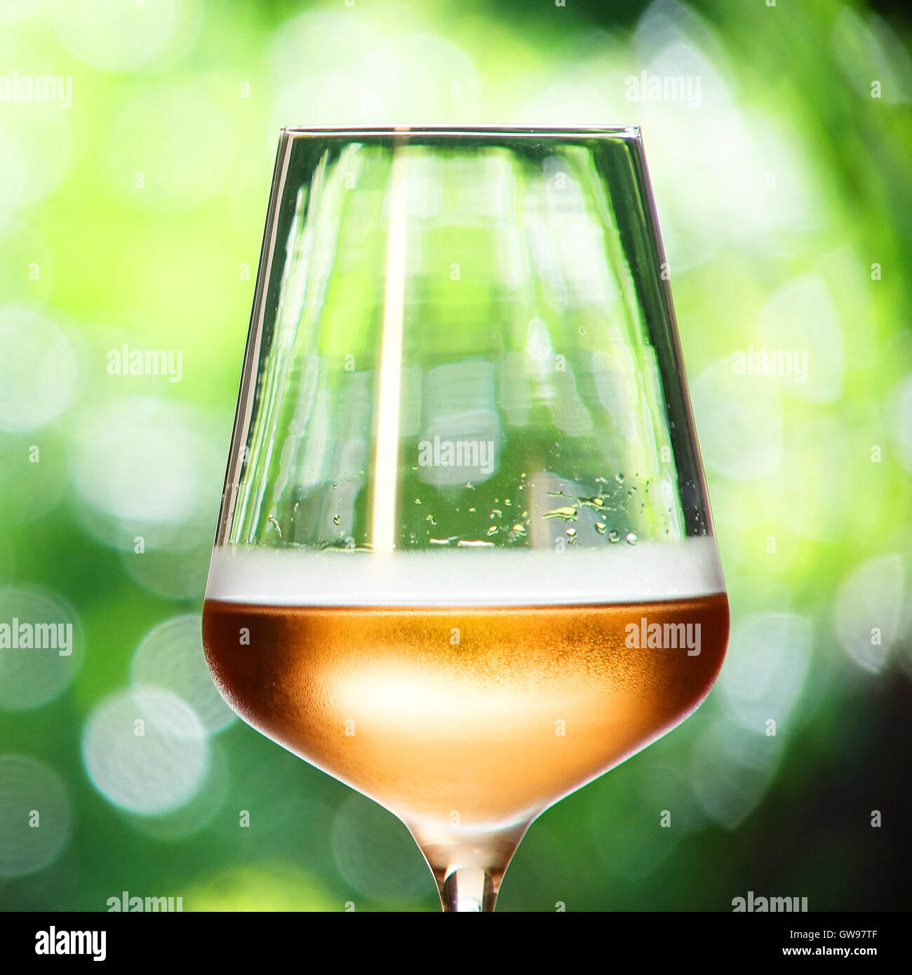 Wine outdoor hi-res stock photography and images - Alamy