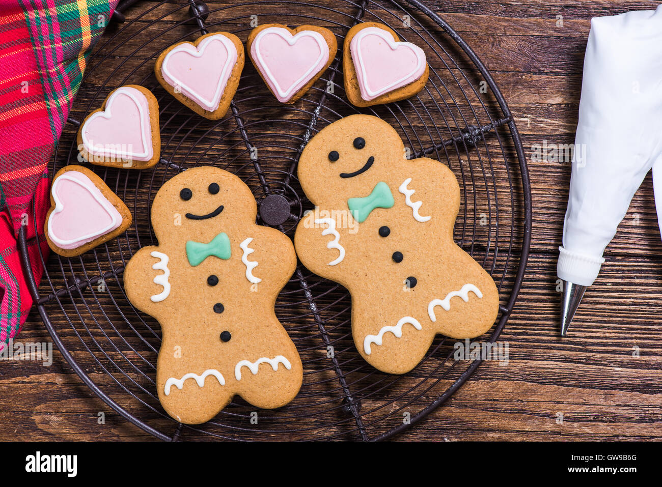 Gay christmas couple hi-res stock photography and images - Alamy