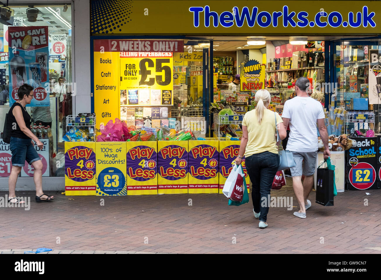 Entering shop hi-res stock photography and images - Alamy