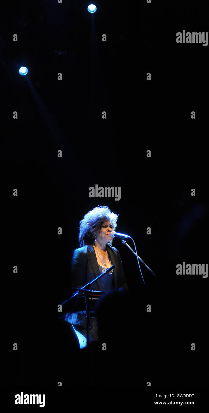 Sharon robinson music hi-res stock photography and images - Alamy