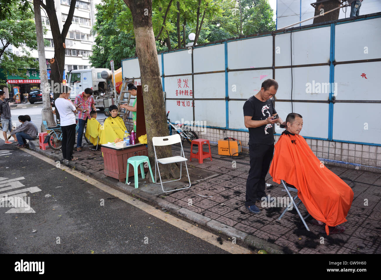 Outdoor barber hi-res stock photography and images - Alamy