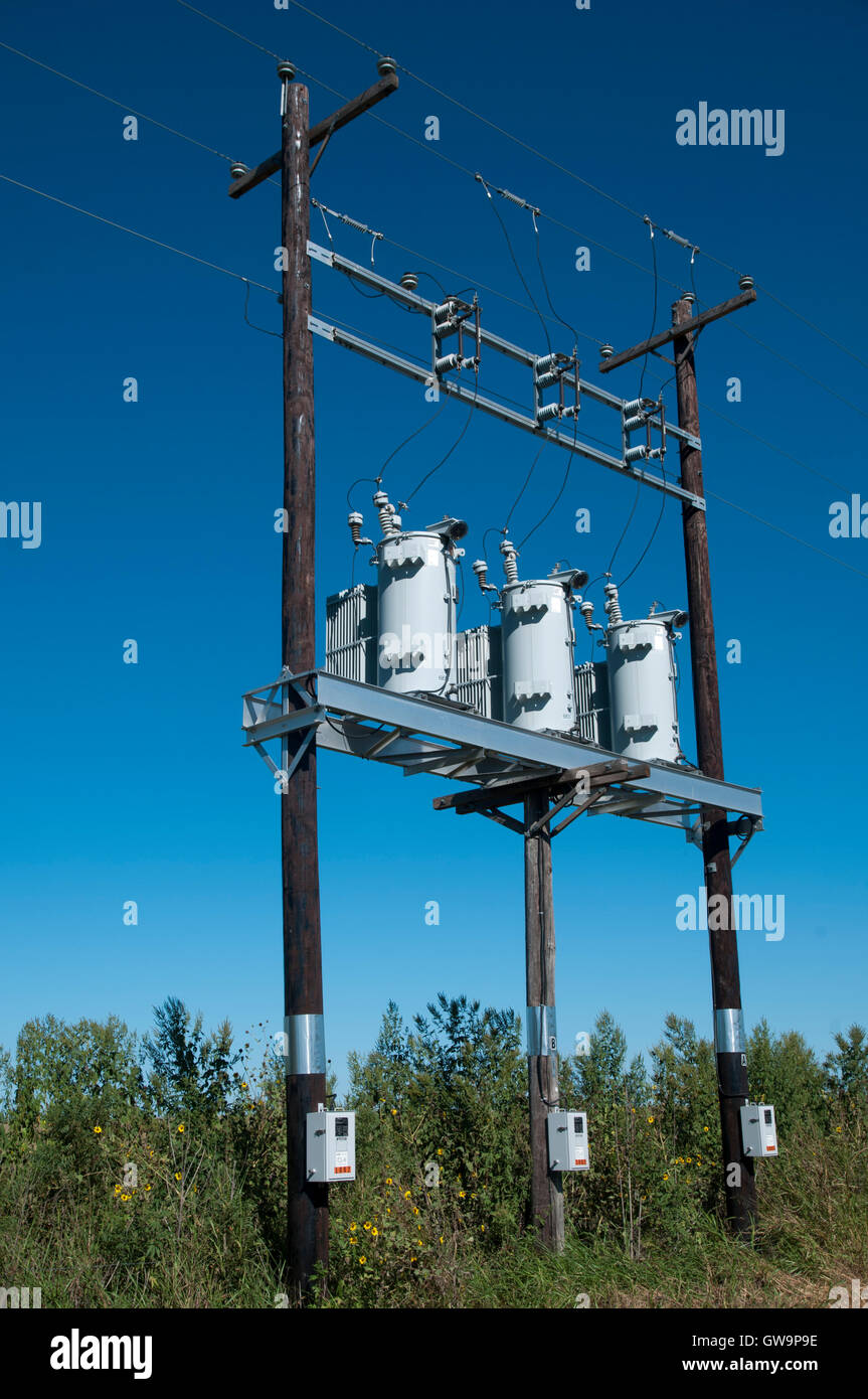 Electric transformer on rural road hi-res stock photography and images ...