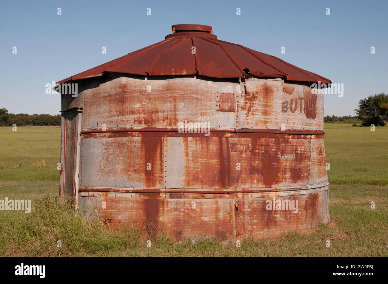 Rusty metal structure hi-res stock photography and images - Alamy